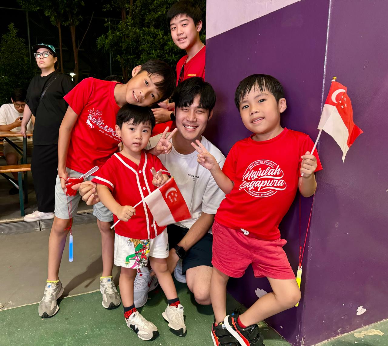 与1500女皇镇居民共庆国家生日 蔡瑞隆：我们要更包容 - 8world