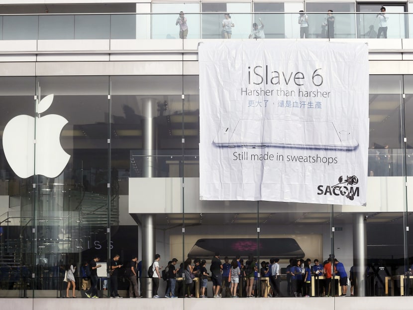 Apple faithful line up for latest iPhones - TODAY