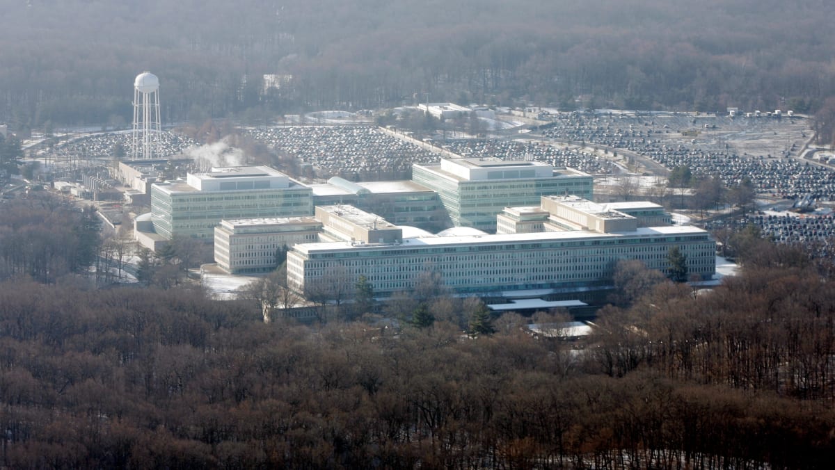 Mysterious bank deposits fueled suspicion of former CIA officer - TODAY