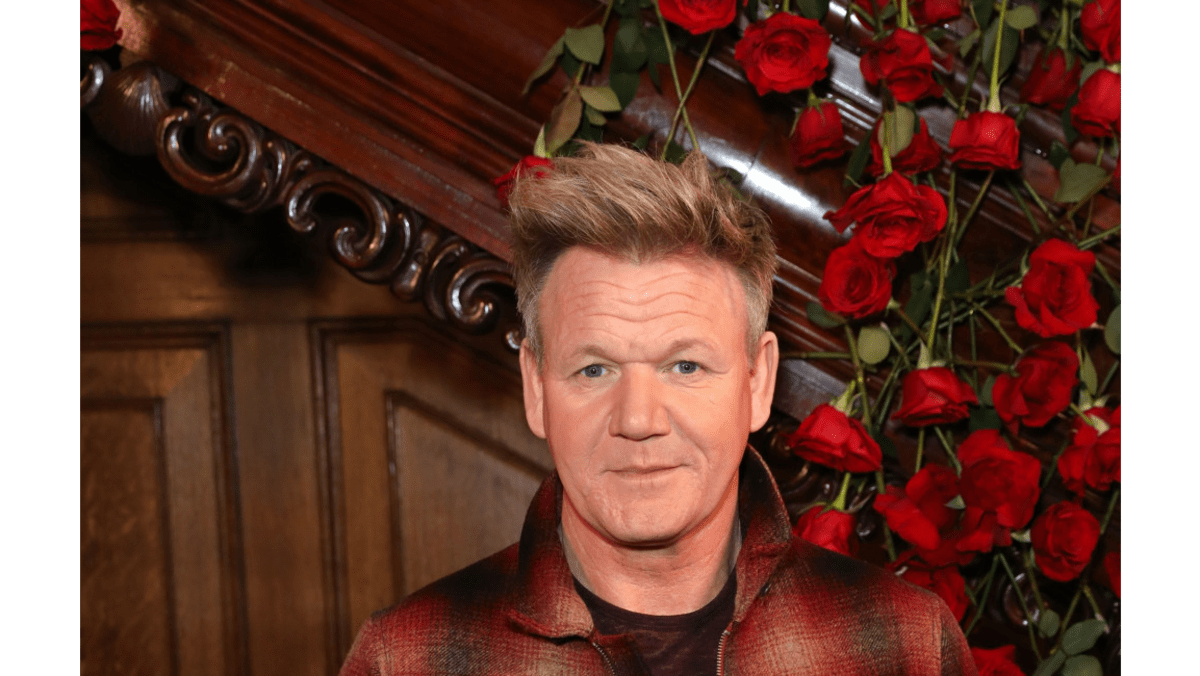 Gordon Ramsay Jokes He Waves A Knife At Daughters' Boyfriends When They ...