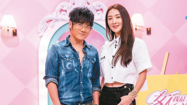 曹格认婚姻亮红灯 吴速玲心情似不受影响 - 8world Entertainment Lifestyle