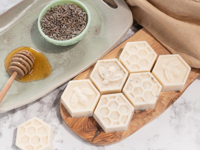 Benefits of skincare products with honey, propolise and other bee ...