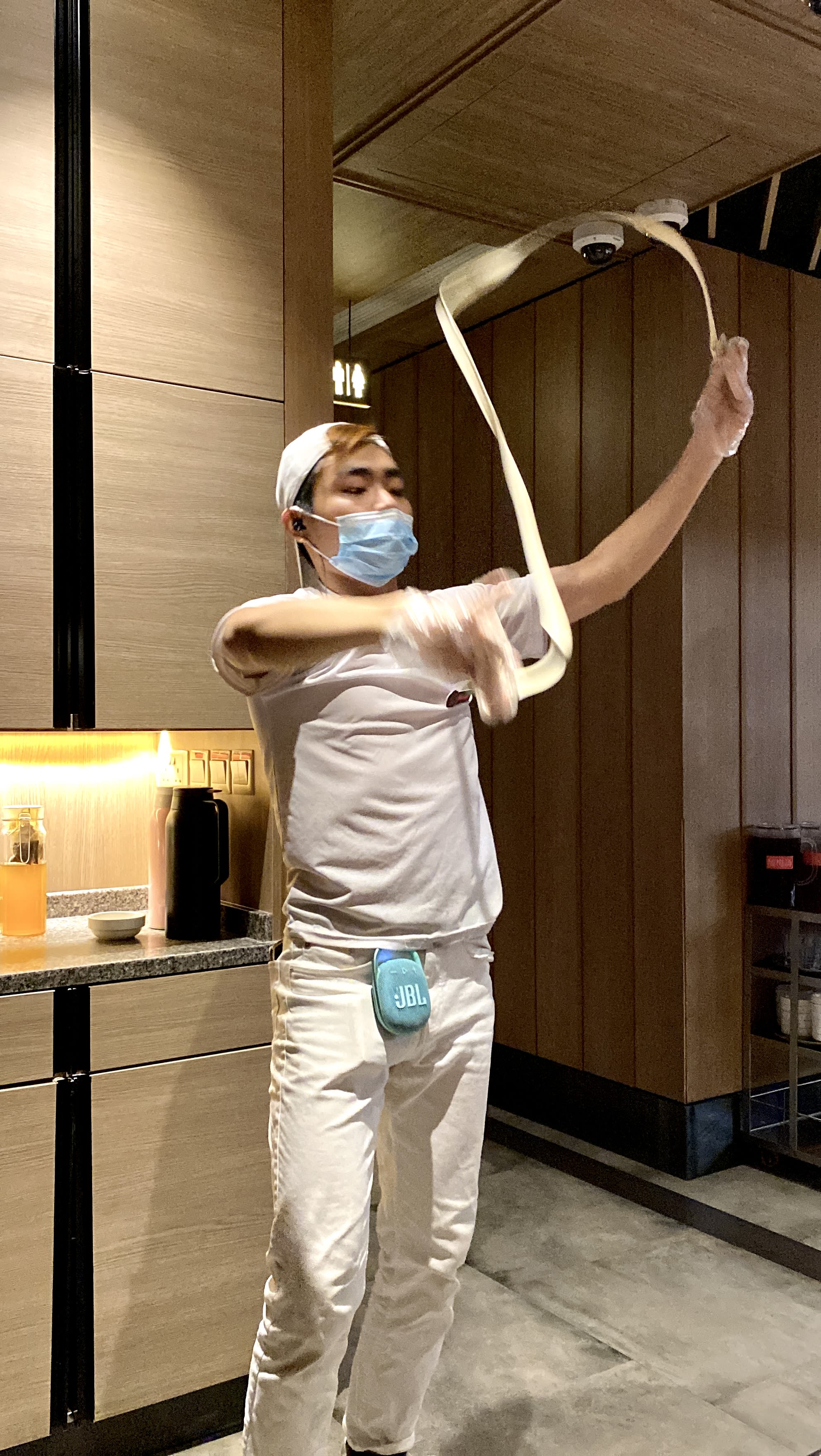 Haidilao’s Dancing Noodle Man Is Back - 8days