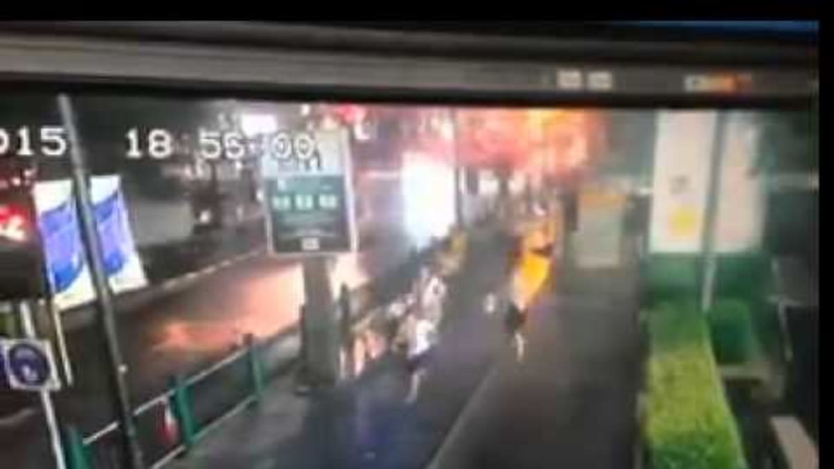 Bomb blast rocks Bangkok's Ratchaprasong intersection - TODAY