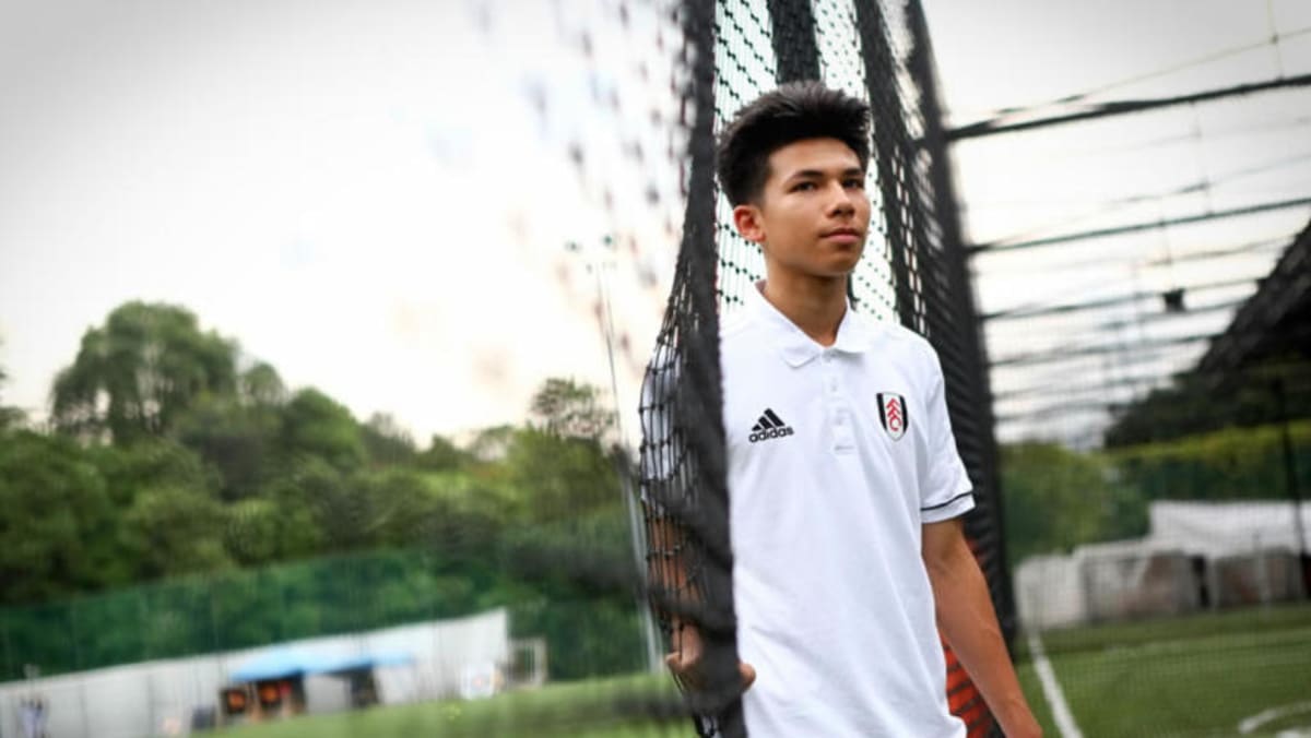 Footballer Ben Davis makes first-team debut for Fulham - TODAY