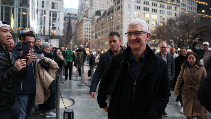 Apple boss Tim Cook visiting Shanghai - CNA