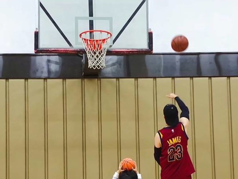Huang Xiaoming Playing Basketball With His Dad & Son Makes Us Feel All ...