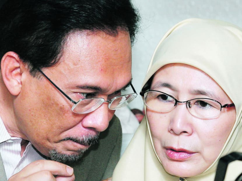 Anwar’s wife to take his place in Kajang by-election - TODAY