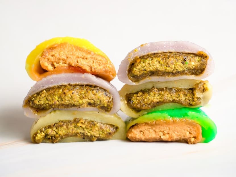 Chen Xiuhuan Made Rainbow Ang Ku Kueh At Ji Xiang Confectionery, Here’s ...