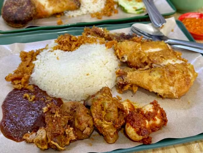 Grumpy hawkers: The ruder they are, the better the food? - CNA Lifestyle