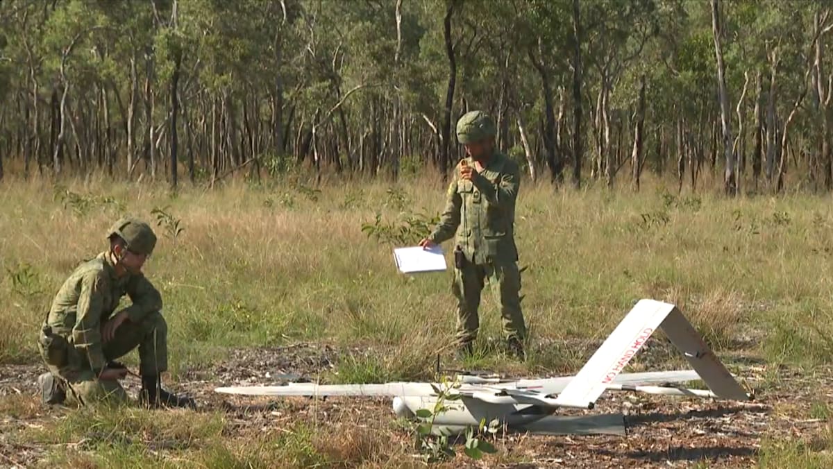 2 dron baru SAF ditampilkan dalam Latihan Wallaby; imej lebih luas ...