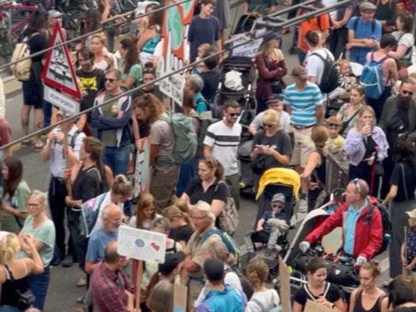 Tens of thousands demand climate action in Swiss capital - TODAY Tens of thousands demand climate action in Swiss capital - TODAY