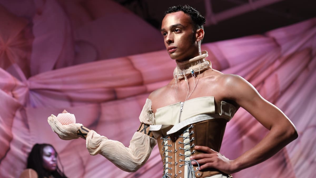 Out with hunks: Fashion breaks codes for male models - TODAY