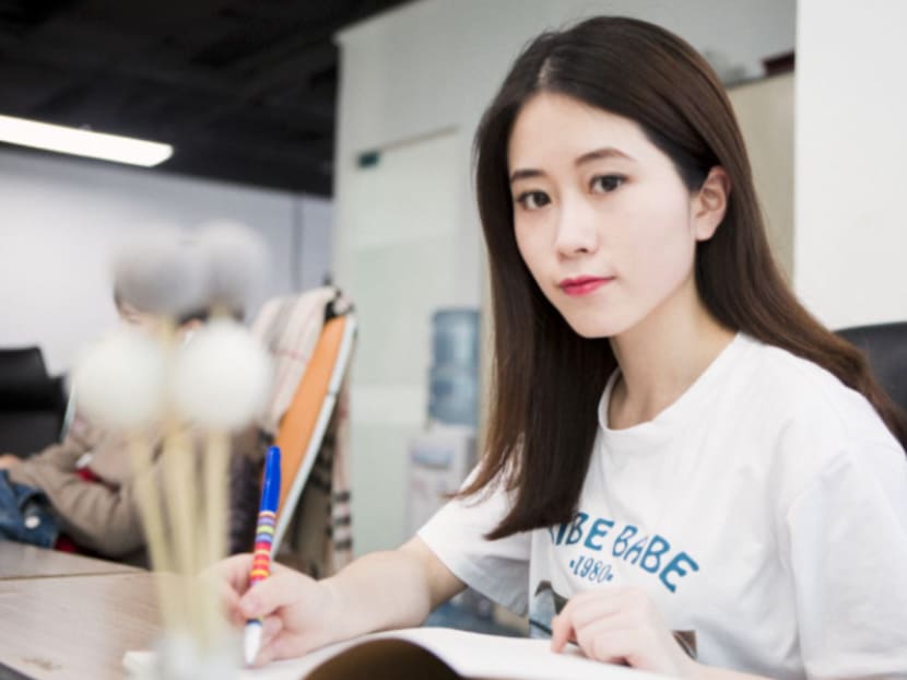 How To Cook Satay And Chilli Crab With Office Supplies, According To ...