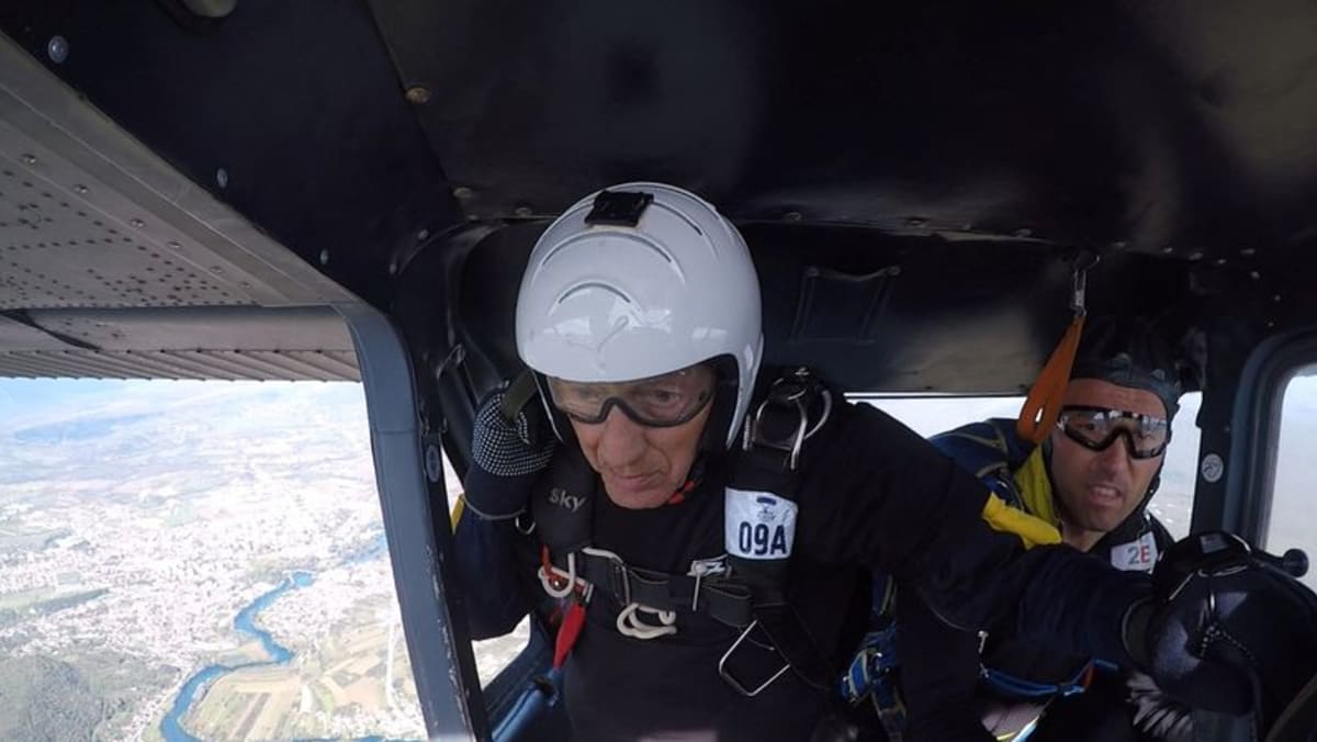 Skydiving keeps 88-year-old Bosnian in the pink - CNA