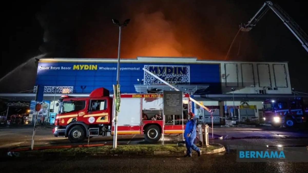 Pasar raya Mydin anggar kerugian lebih RM50 juta berikutan kebakaran ...