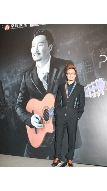 Ronald Cheng's daughter and father to perform with him at his concerts ...