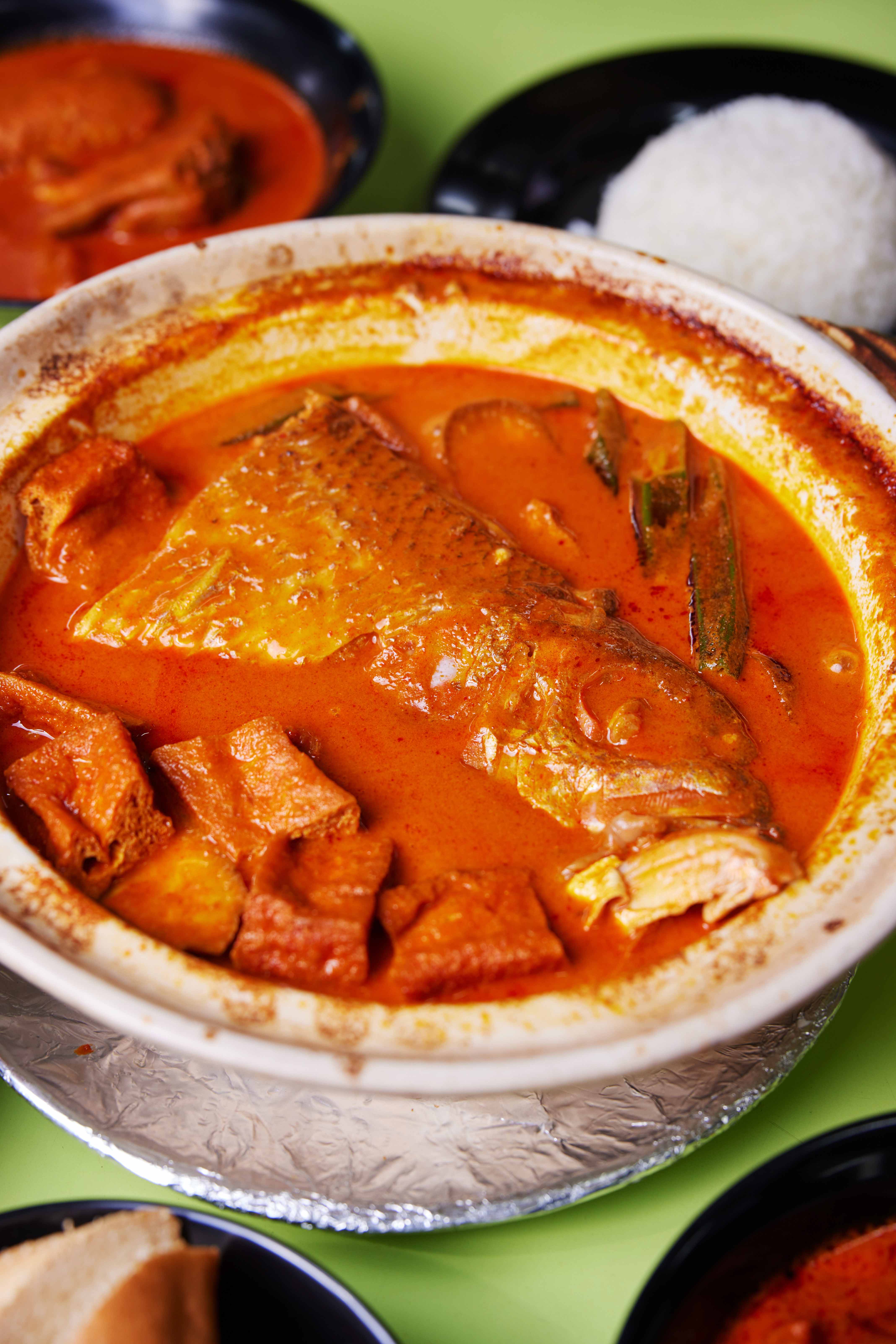 Young Hawker Opens “Mama’s Curry” Stall Using Same Curry Paste As Nana ...