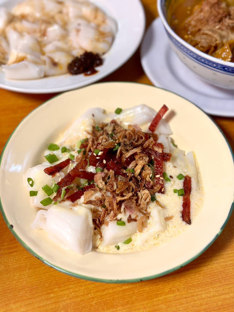 Late-Night Bugis Cafe Serves Delish ‘Creamy’ Chee Cheong Fun With Bak ...
