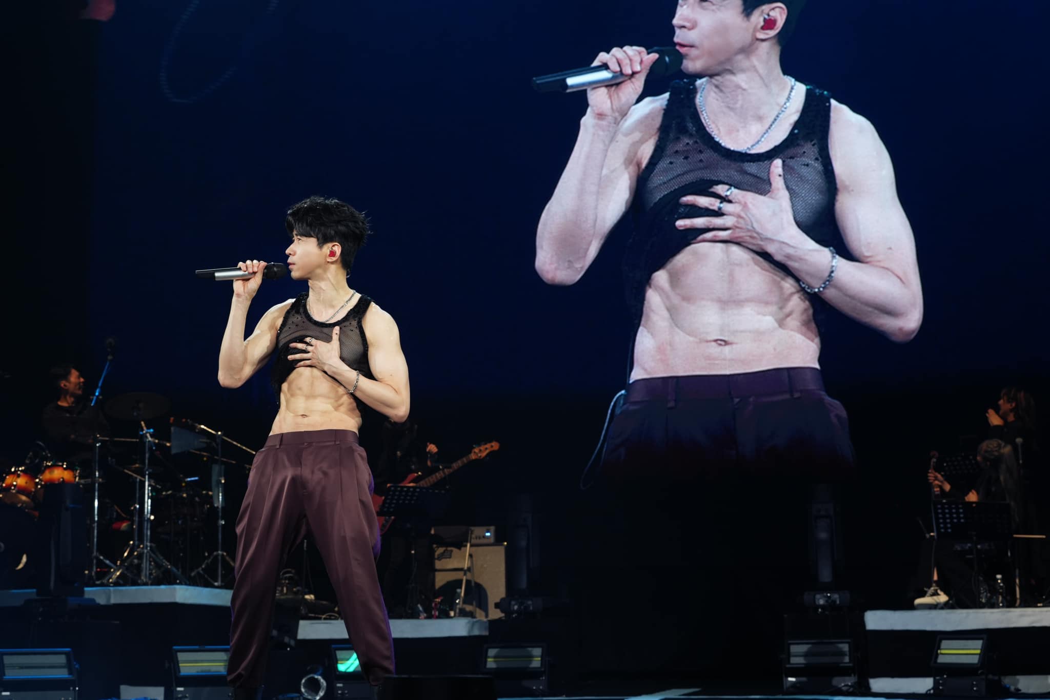 M’sian Singer Michael Wong, 54, Flashes His Surprisingly Ripped Bod At ...