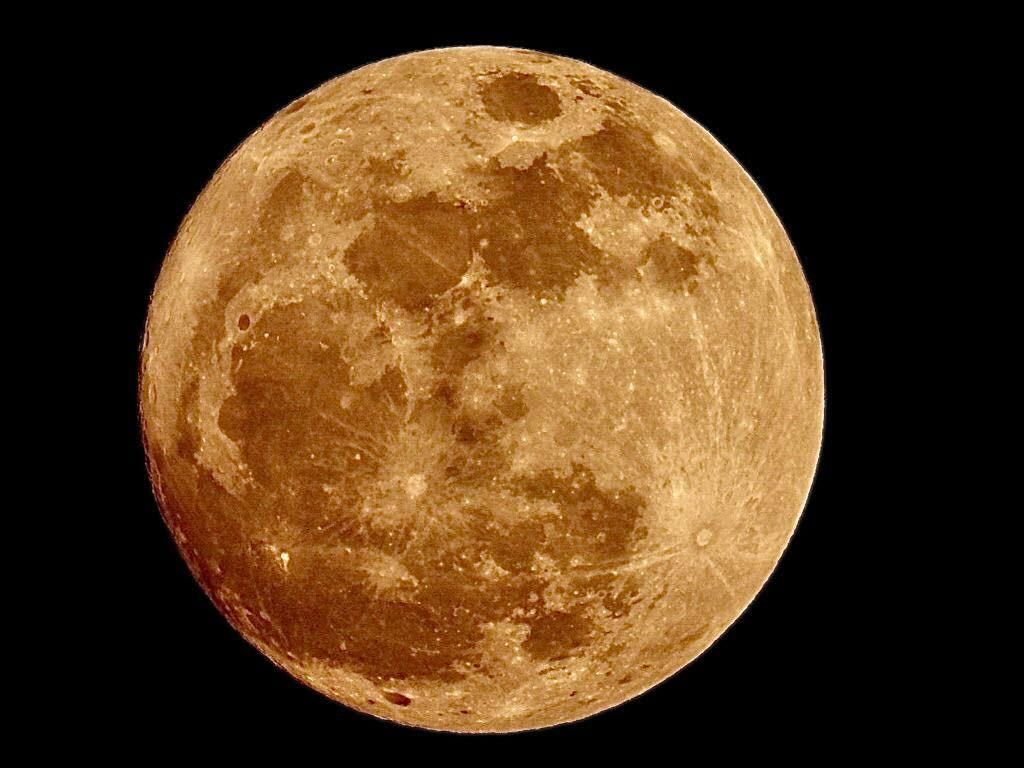 In pictures: First of two supermoons in August over Singapore - CNA