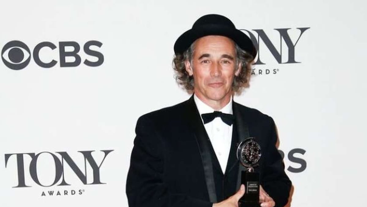 Mark Rylance Starring as The BFG for Steven Spielberg - TODAY