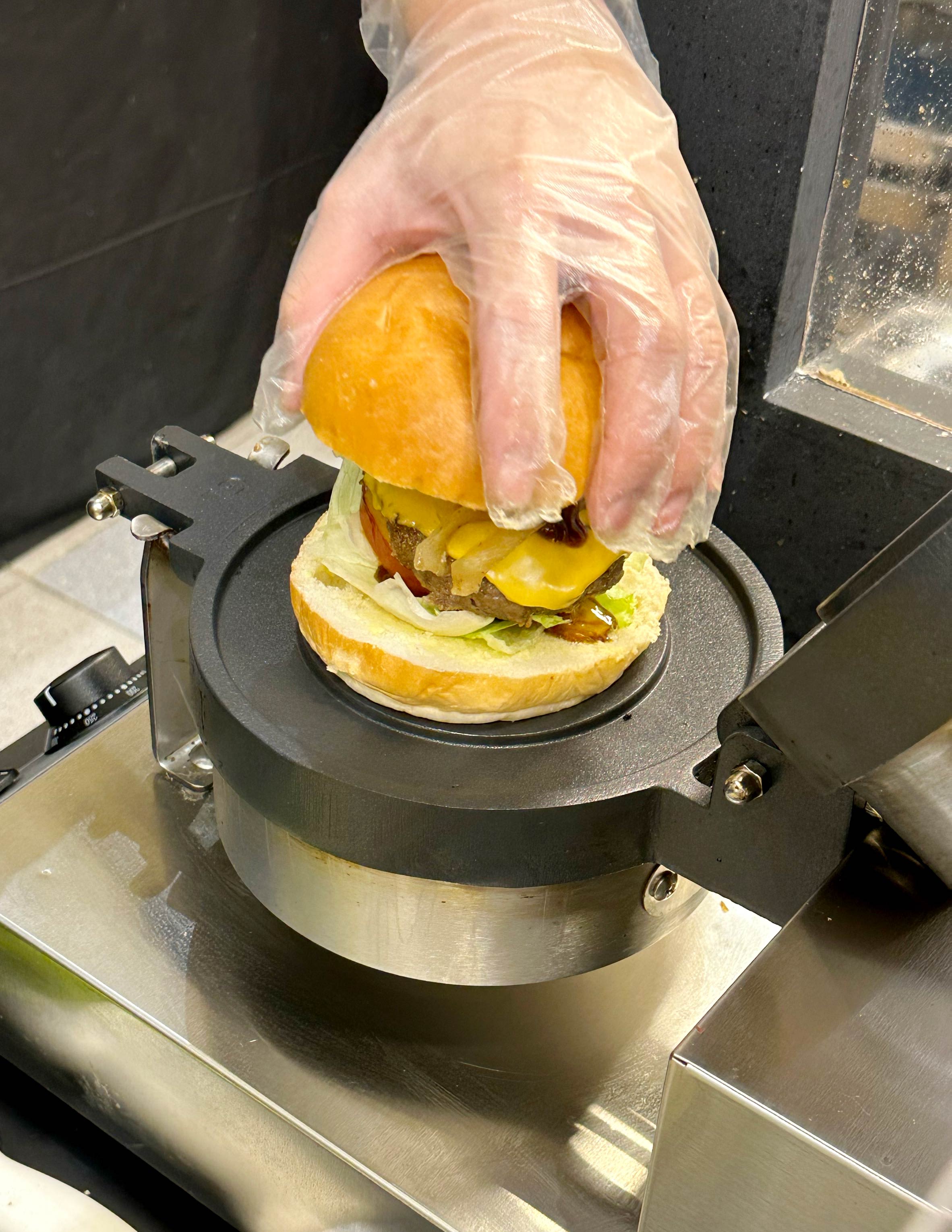 Cute Korean-Inspired UFO-Shaped Burgers At Orchard Road Food Kiosk - 8days