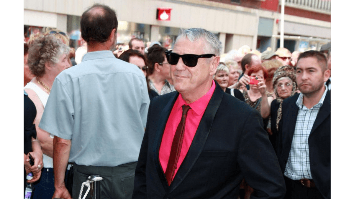 Joe Longthorne dead at 64 - 8days