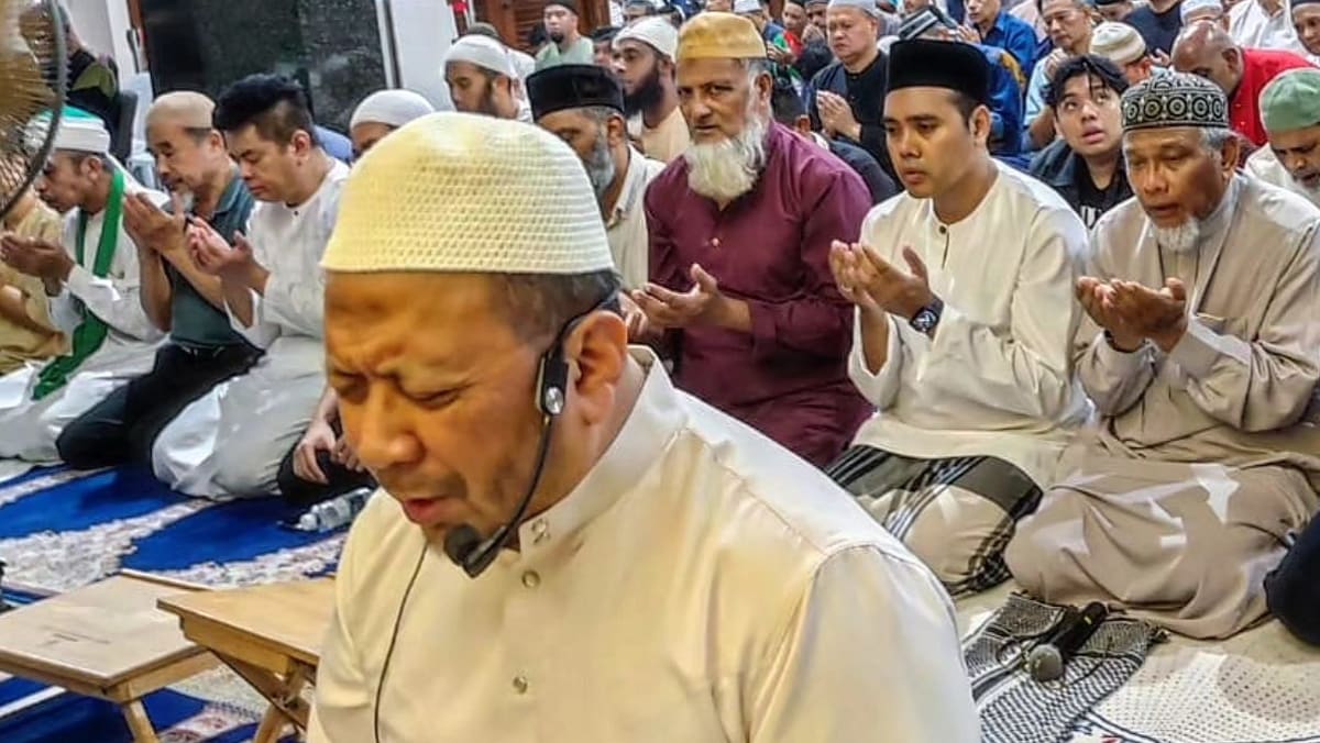 Timbalan Mufti bimbing solat hajat bagi umat Islam Palestin di Masjid ...