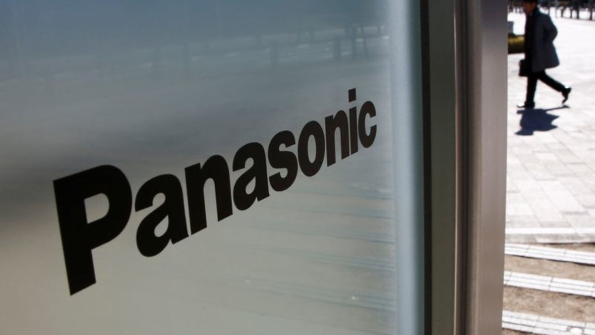 Panasonic picks Kansas for Tesla EV battery plant, state puts ...