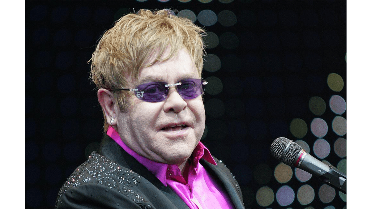 Sir Elton John Cancels Gigs To Be At Prince Harrys Wedding 8 Days