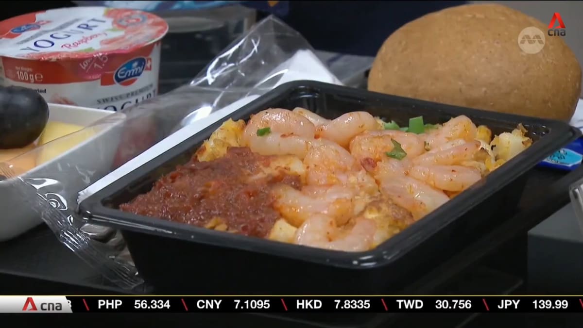 'We learnt a lesson': Singapore Airlines CEO on trial of paper food ...