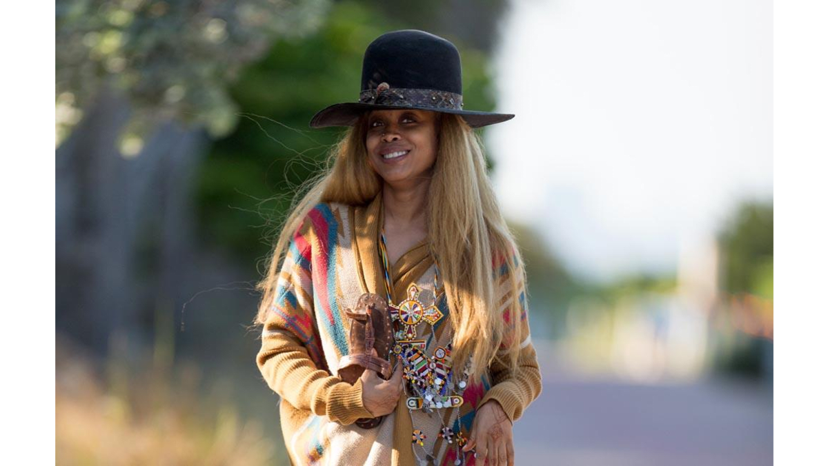 Erykah Badu learnt the piano in a week aged seven - 8days Erykah Badu learnt the piano in a week aged seven - 8days