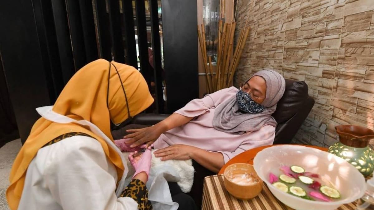 Johor bekukan permohonan lesen spa, rawatan urut tradisional ...