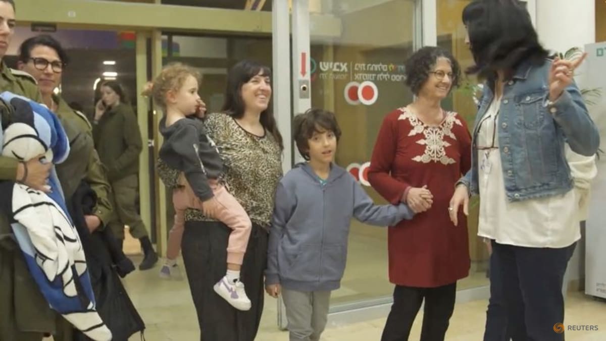 Hamas, Israel release prisoners; American girl, 4, is freed - TODAY