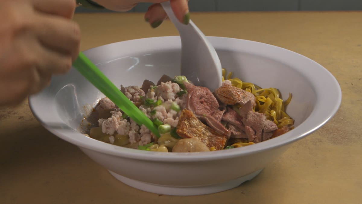 On The Red Dot: Food Feud - The Bak Chor Mee Showdown - CNA