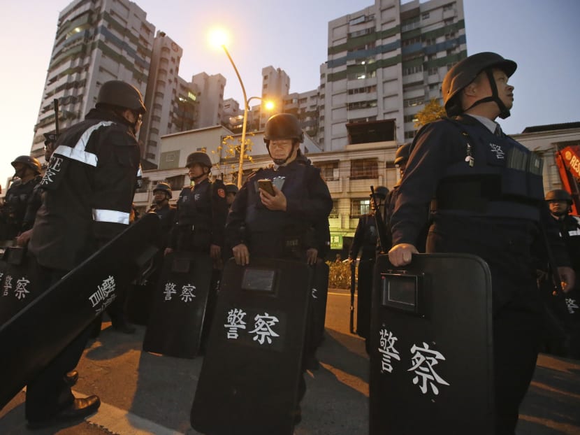 Official says hostage takers shoot selves in Taiwan prison - TODAY