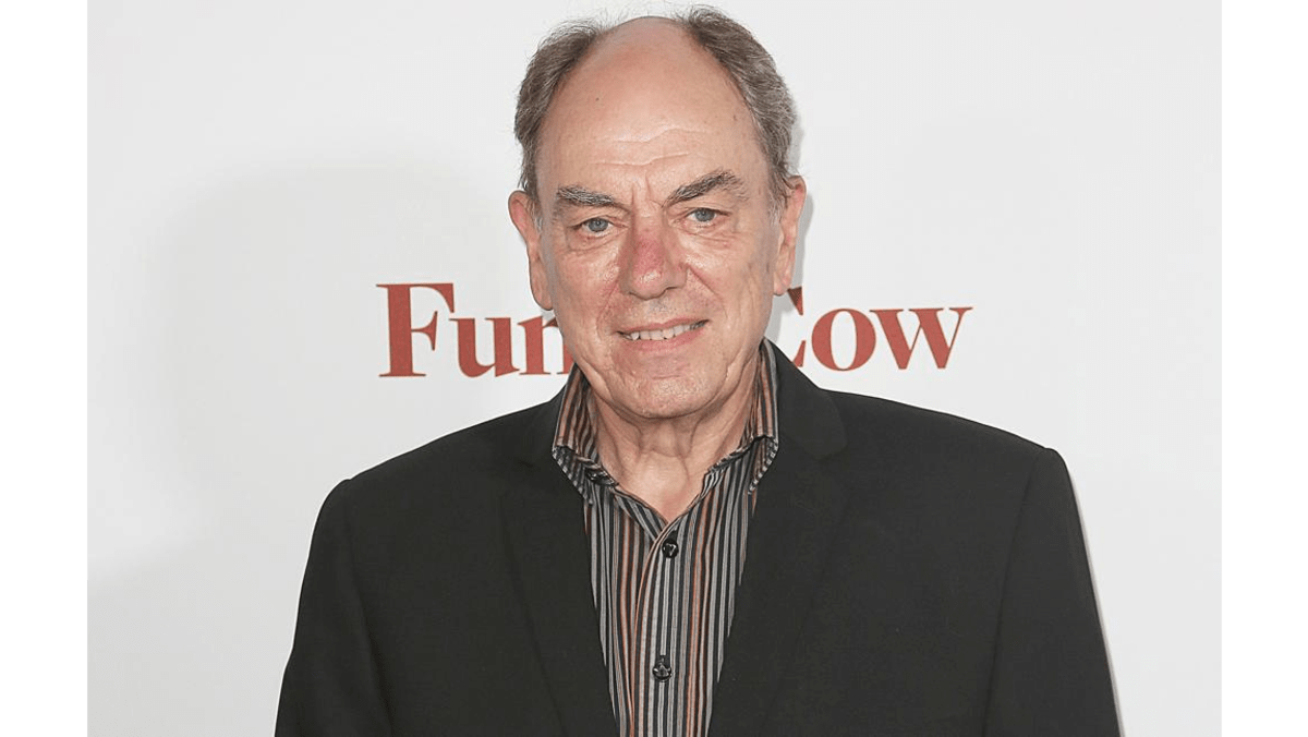 Alun Armstrong pays tribute to the late Bobby Knutt - 8days