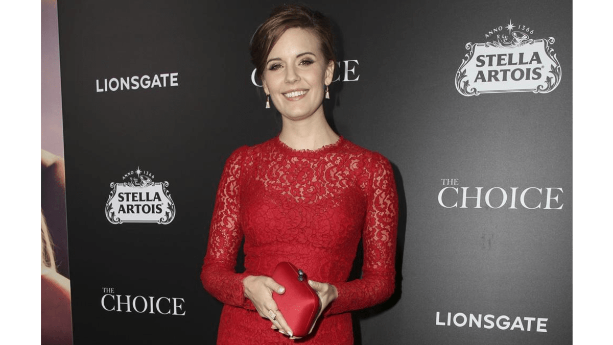 Maggie Grace Weds 8 Days