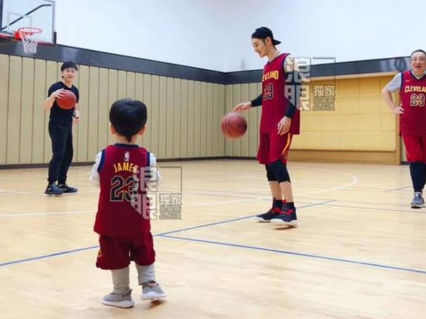 Huang Xiaoming Playing Basketball With His Dad & Son Makes Us Feel All ...