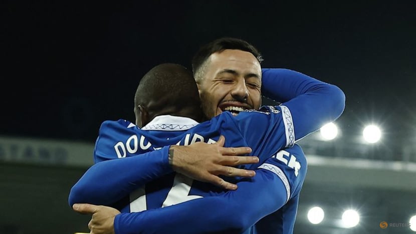 Doucoure and Dobbin earn in-form Everton 2-0 win over Chelsea - CNA