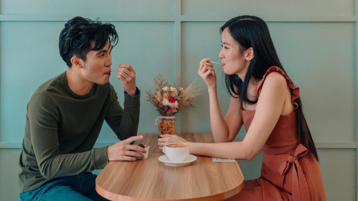 How to dress for success on a first date: 9 style tips from dating ...