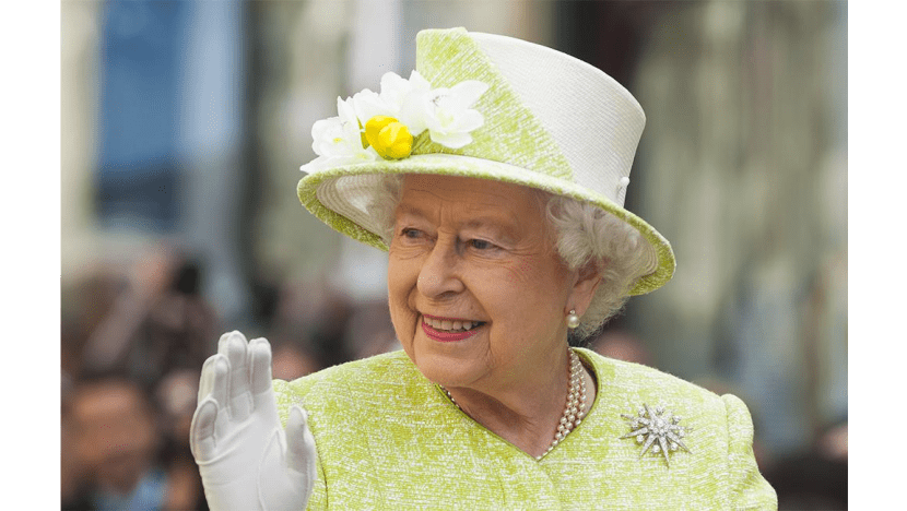 Queen Elizabeth gives MBE to war veteran - 8days