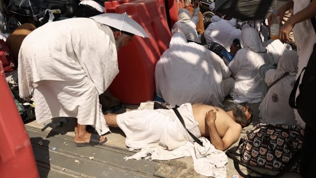 圣城麦加持续高温 朝圣死亡人数增至1000多人 - 8world