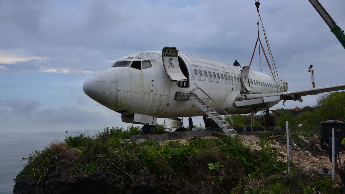 Retired passenger jet perched on Bali cliff to lure tourists - TODAY