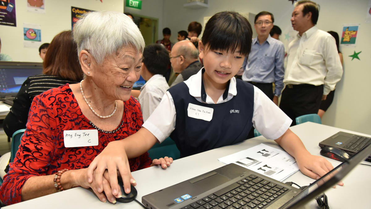 IT boot camp brings seniors, students together - TODAY