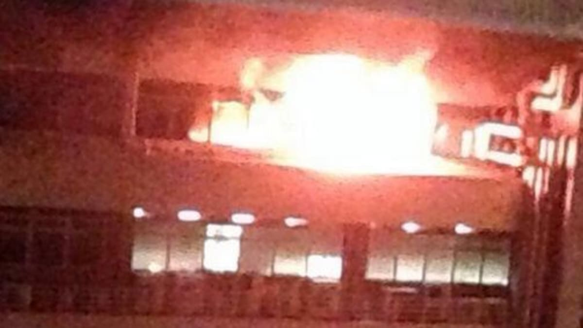 Fire damages NUS research lab - TODAY