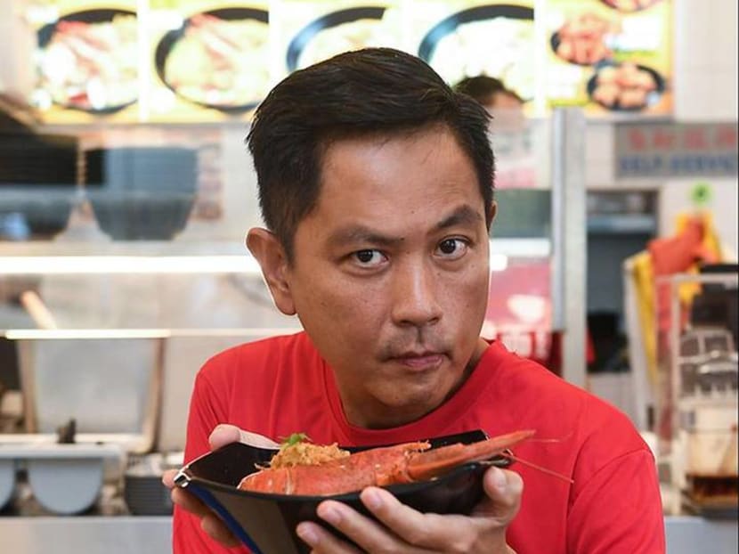 Chew Chor Meng Opens Hawker Stall Selling $4.50 Lala & $16 Lobster Pao ...