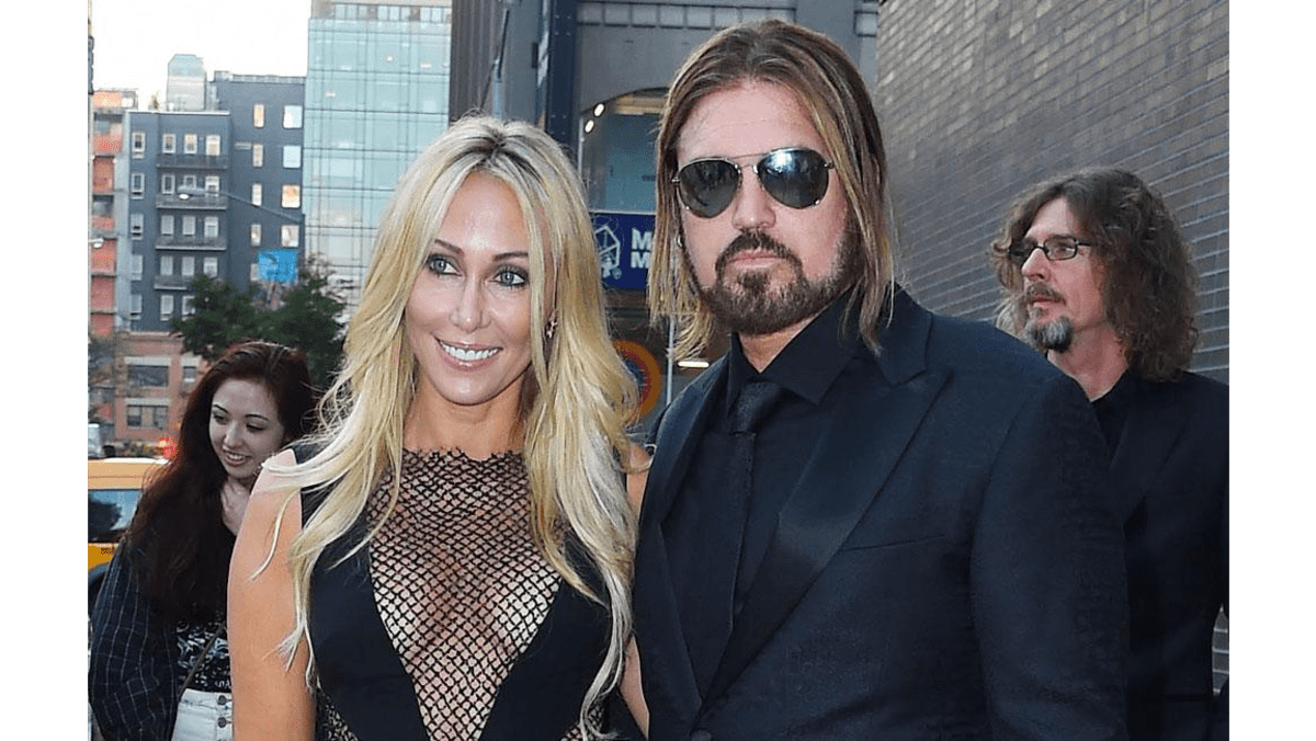 Billy Ray Cyrus divorce case dismissed - 8days