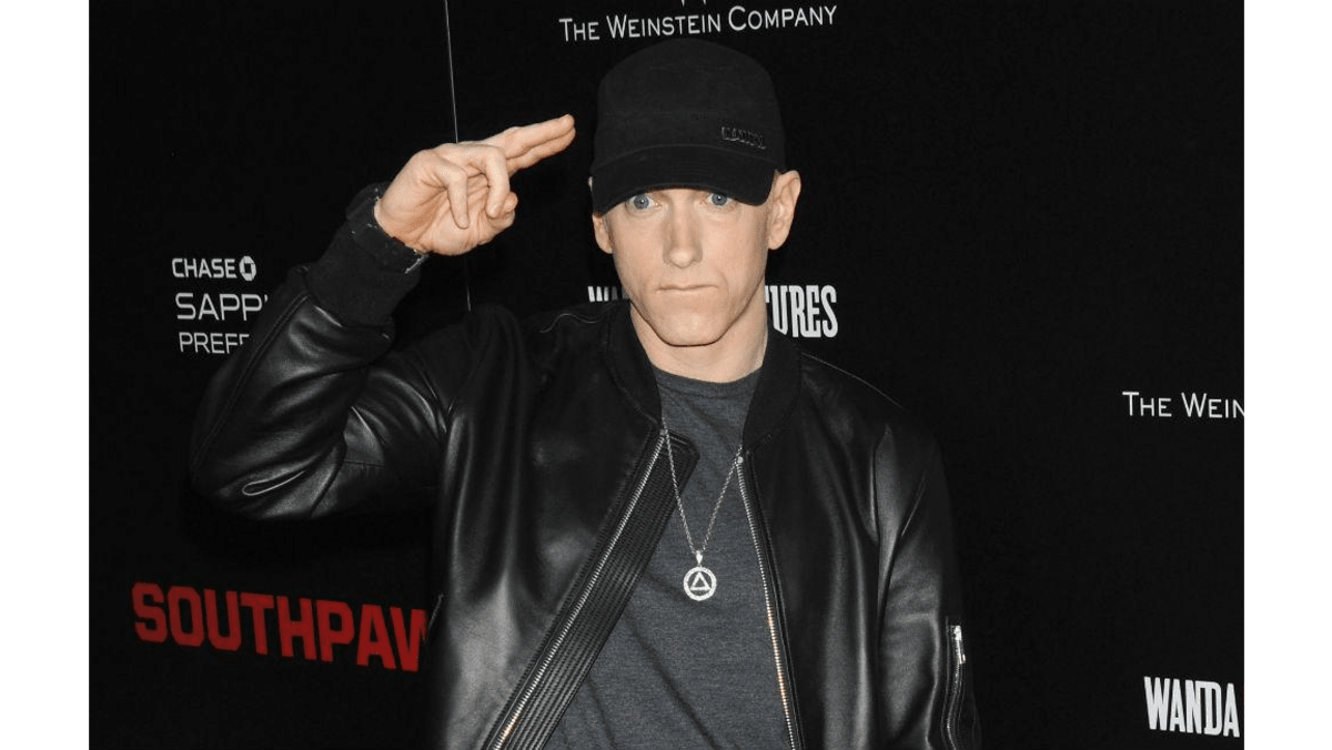 Eminem set for MTV EMAs performance? - 8 Days